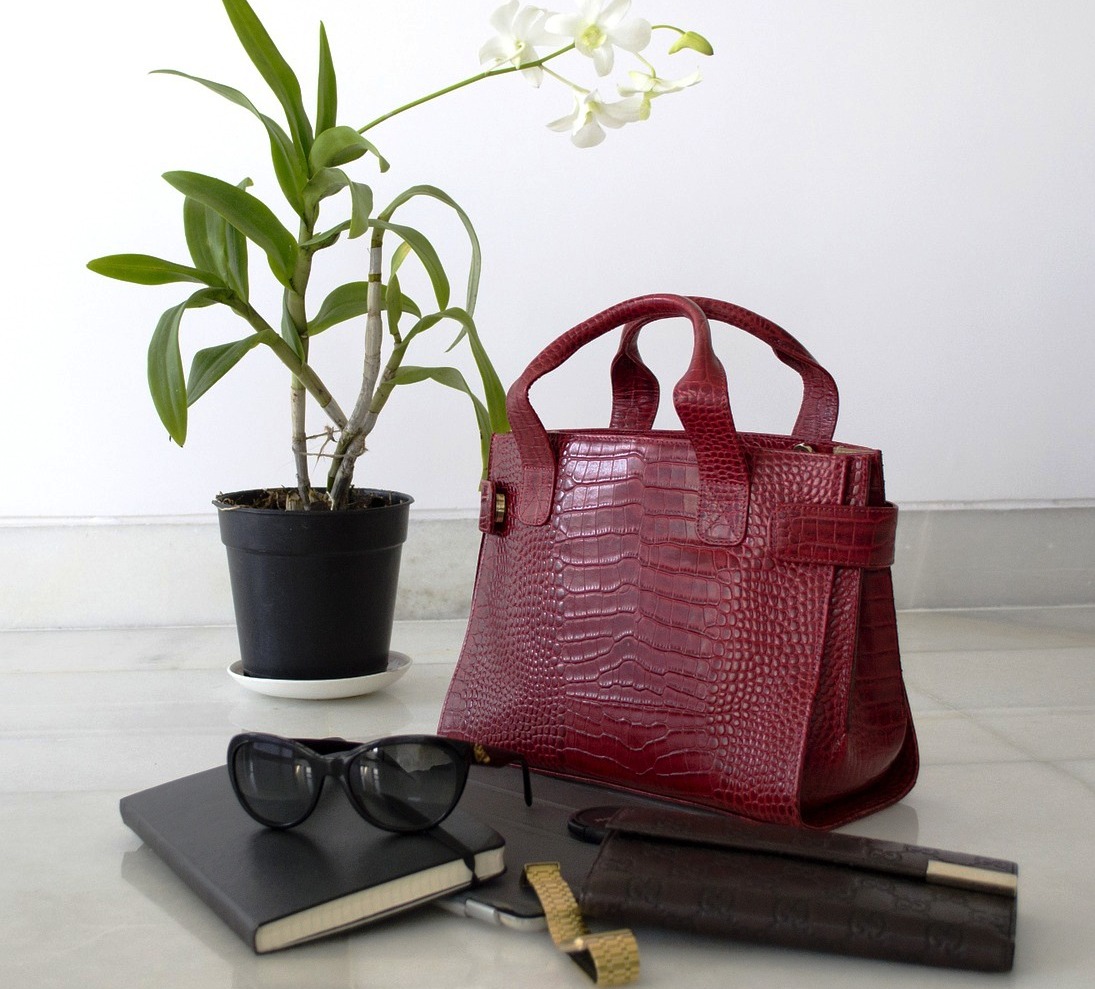 Tips And Insights on Keeping Your Handbag Clean