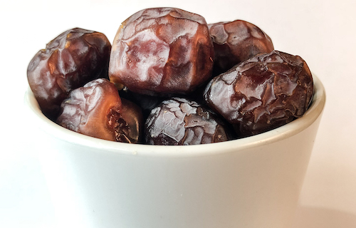 6 Popular Types of Dates and Their Health Benefits